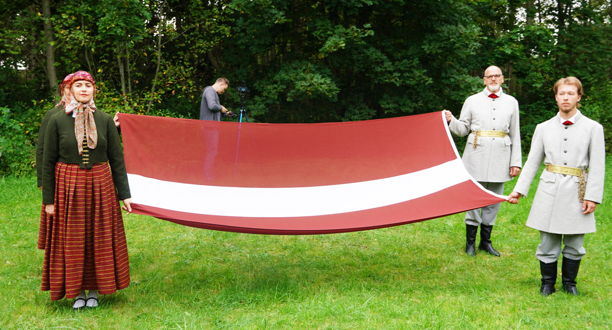 The solemn consecration of a Latvian flag at the Sārnate Baptist Church