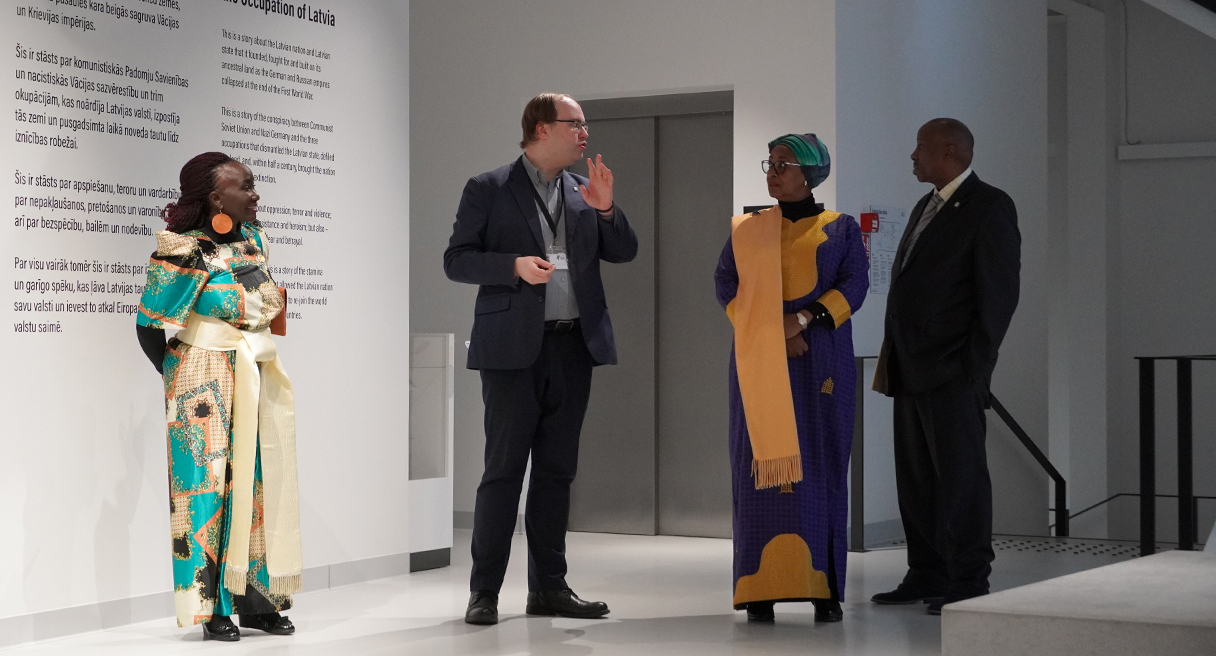 Ambassador of Uganda visits the Museum